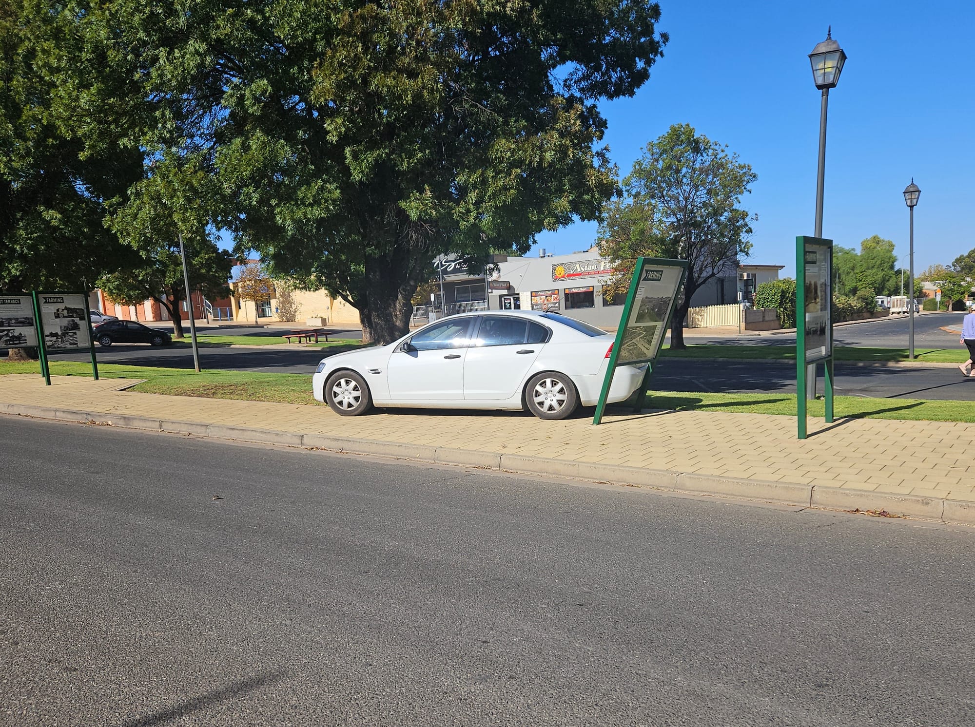 Handbrake reminder for Loxton parking